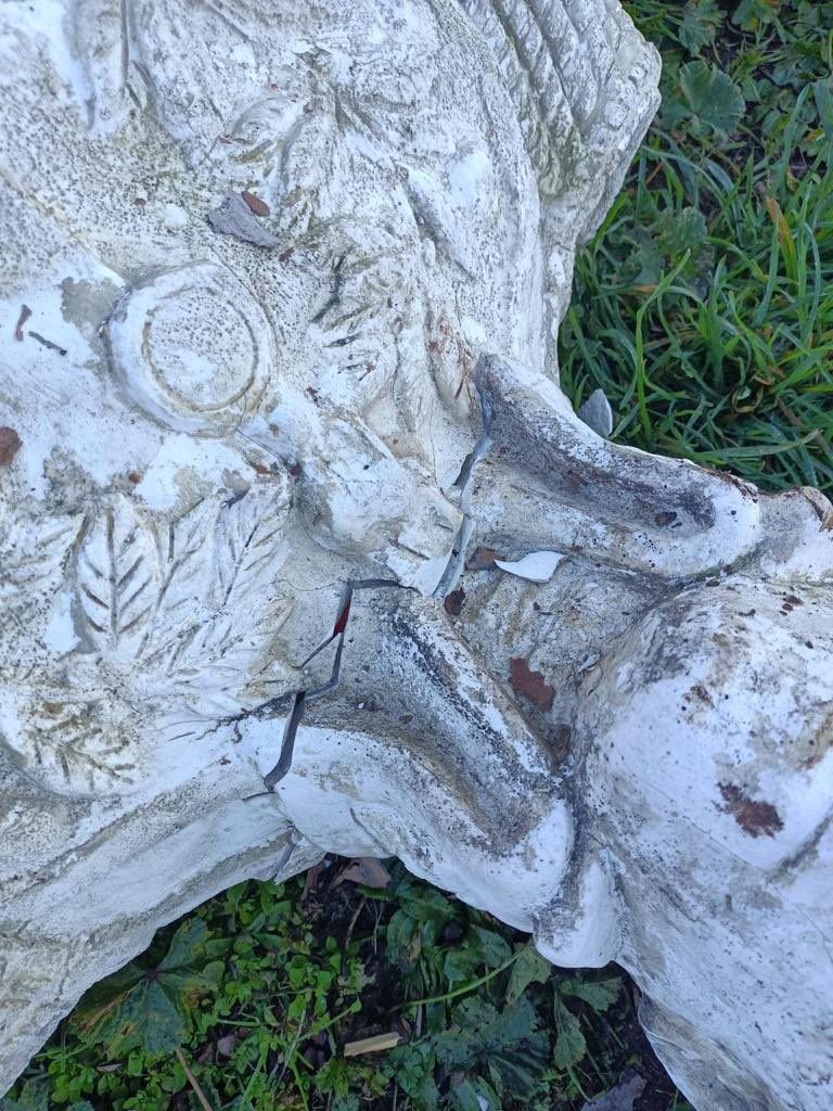 EN FOTOS: Vandalizaron busto de Simón Bolívar que reposa en el monte ...