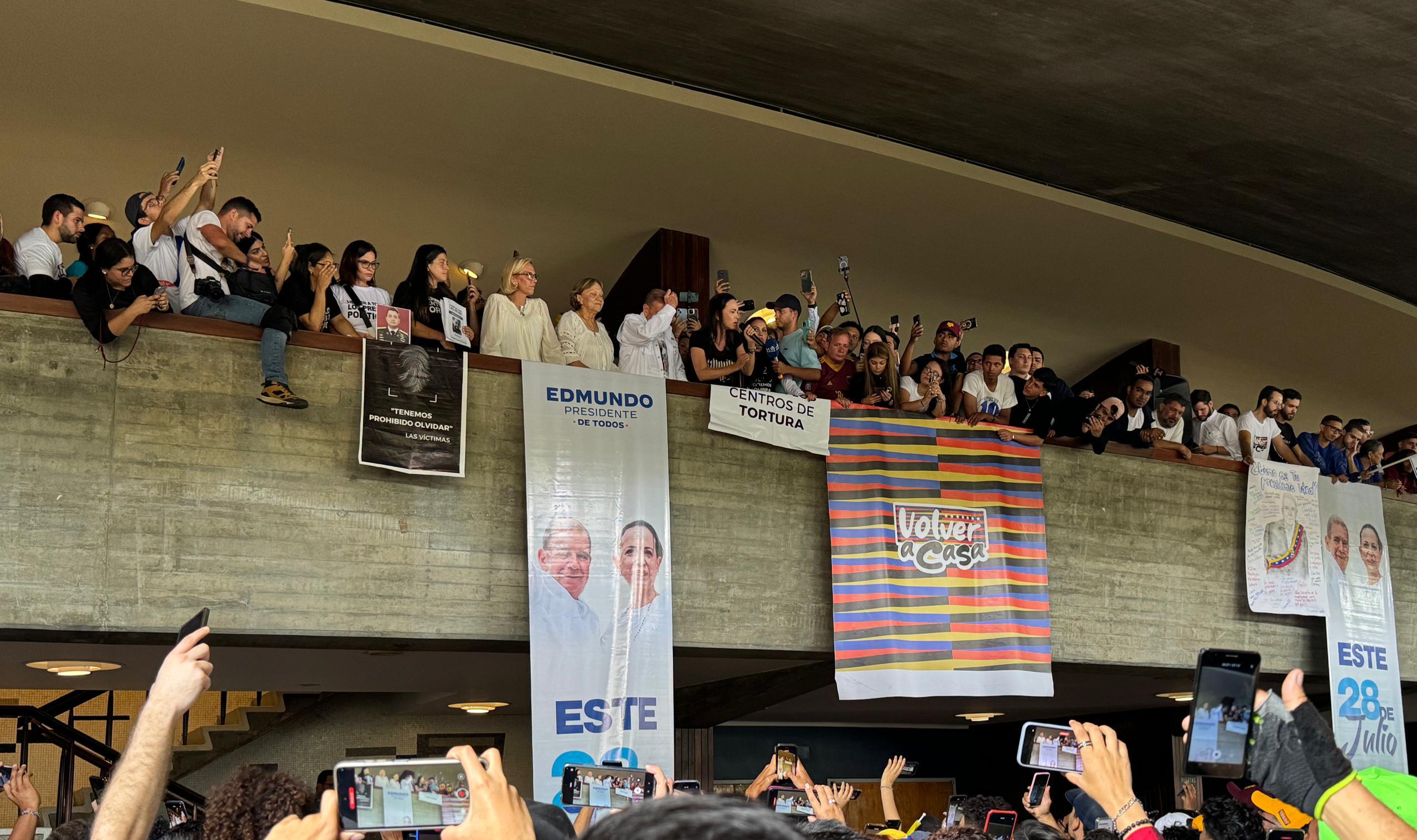 A pesar de negativa del rector de dar el permiso, los estudiantes ...